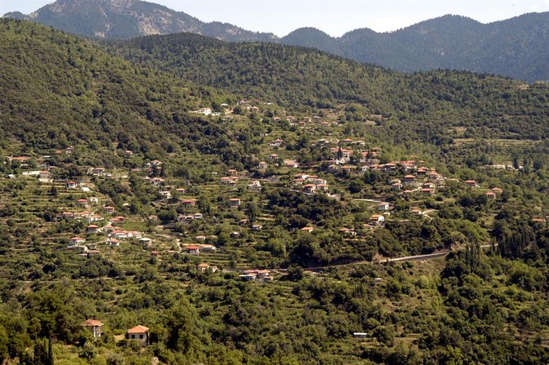 Το χωριό Τερψιθέα | 520 Greeks